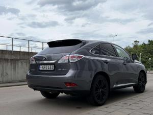 Pelēks Lexus RX 450h 2010 Viļņa, ar dzinēja tilpumu 3.50 L un nobraukumu 215 tūkst. km par 12499 €, foto 6 vietnē AUTOMOTO.COM.LV