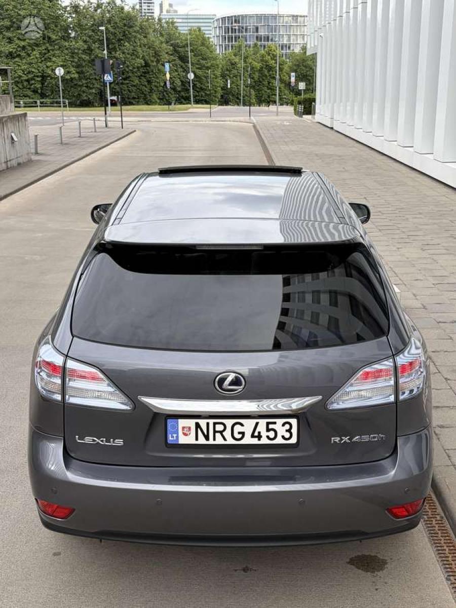 Pelēks Lexus RX 450h 2010 Viļņa, ar dzinēja tilpumu 3.50 L un nobraukumu 215 tūkst. km par 12499 €, foto 7 vietnē AUTOMOTO.COM.LV