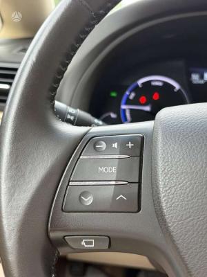 Pelēks Lexus RX 450h 2010 Viļņa, ar dzinēja tilpumu 3.50 L un nobraukumu 215 tūkst. km par 12499 €, foto 13 vietnē AUTOMOTO.COM.LV