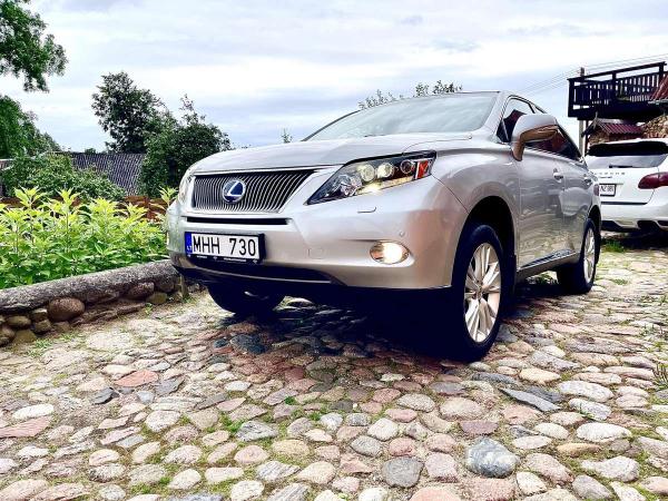 Grey Lexus RX 450h 2010 in Kaisiadorys, with an engine capacity of 3.46 L and mileage of 295 thousand km for 10200 €, photo 2 on AUTOMOTO.COM.LV