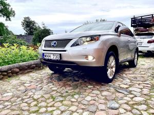 Pelēks Lexus RX 450h 2010 Kaišiadorys, ar dzinēja tilpumu 3.46 L un nobraukumu 295 tūkst. km par 10200 €, foto 3 vietnē AUTOMOTO.COM.LV