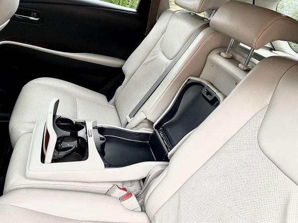 Grey Lexus RX 450h 2010 in Kaisiadorys, with an engine capacity of 3.46 L and mileage of 295 thousand km for 10200 €, photo 9 on AUTOMOTO.COM.LV