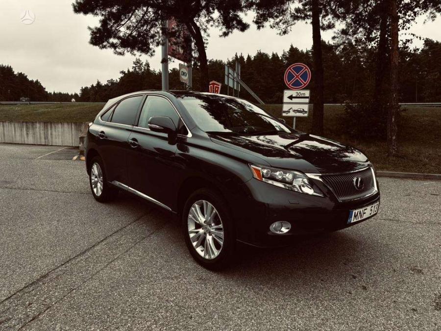 Grey Lexus RX 450h 2010 in Panevezys, with an engine capacity of 3.46 L and mileage of 366 thousand km for 8200 €, photo 1 on AUTOMOTO.COM.LV