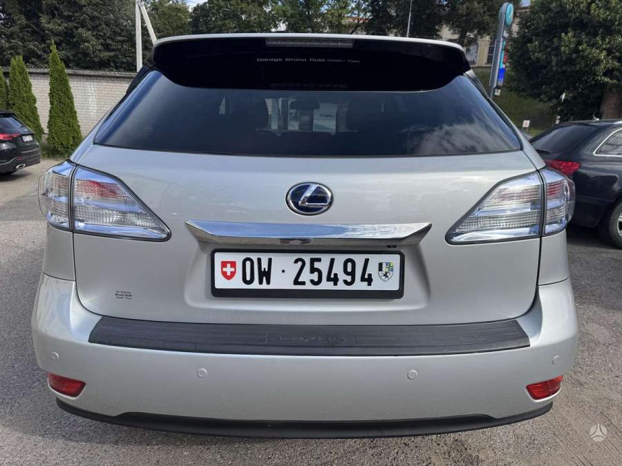 Grey Lexus RX 450h 2010 in Vilnius, with an engine capacity of 3.50 L and mileage of 221 thousand km for 11500 €, photo 5 on AUTOMOTO.COM.LV