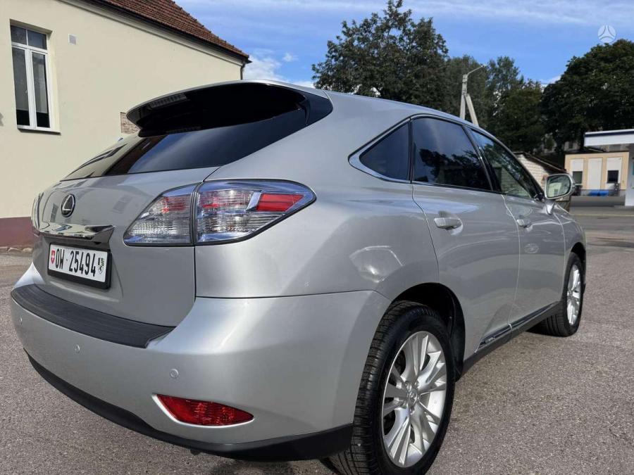 Grey Lexus RX 450h 2010 in Vilnius, with an engine capacity of 3.50 L and mileage of 221 thousand km for 11500 €, photo 8 on AUTOMOTO.COM.LV