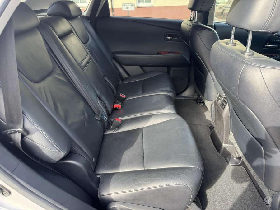 Grey Lexus RX 450h 2010 in Vilnius, with an engine capacity of 3.50 L and mileage of 221 thousand km for 11500 €, photo 18 on AUTOMOTO.COM.LV
