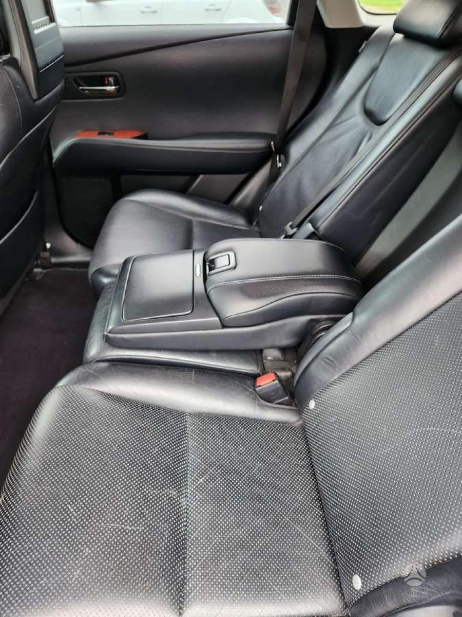 Grey Lexus RX 450h 2010 in Vilnius, with an engine capacity of 3.46 L and mileage of 191 thousand km for 10500 €, photo 8 on AUTOMOTO.COM.LV