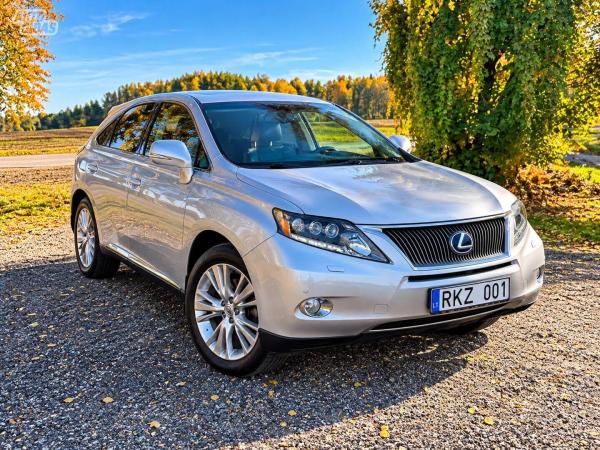 Lexus RX 450h 2010 in Kaunas on AUTOMOTO.COM.LV Grey Lexus RX 450h 2010 in Kaunas, with an engine capacity of 3.50 L and mileage of 293 thousand km for 9900 €, photo 1 on AUTOMOTO.COM.LV
