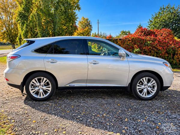 Lexus RX 450h 2010 in Kaunas on AUTOMOTO.COM.LV Grey Lexus RX 450h 2010 in Kaunas, with an engine capacity of 3.50 L and mileage of 293 thousand km for 9900 €, photo 4 on AUTOMOTO.COM.LV