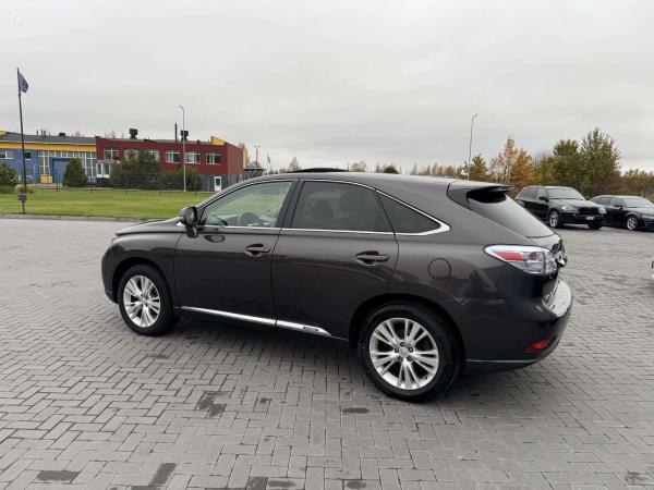 Grey Lexus RX 450h 2010 in Telschi, with an engine capacity of 3.46 L and mileage of 273 thousand km for 8800 €, photo 4 on AUTOMOTO.COM.LV