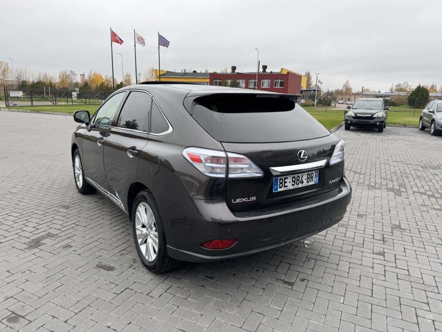 Grey Lexus RX 450h 2010 in Telschi, with an engine capacity of 3.46 L and mileage of 273 thousand km for 8800 €, photo 5 on AUTOMOTO.COM.LV