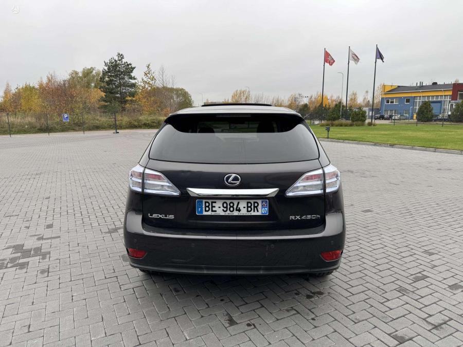 Grey Lexus RX 450h 2010 in Telschi, with an engine capacity of 3.46 L and mileage of 273 thousand km for 8800 €, photo 7 on AUTOMOTO.COM.LV