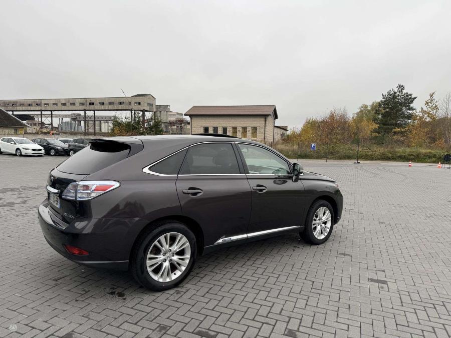 Grey Lexus RX 450h 2010 in Telschi, with an engine capacity of 3.46 L and mileage of 273 thousand km for 8800 €, photo 8 on AUTOMOTO.COM.LV