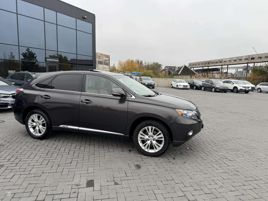 Grey Lexus RX 450h 2010 in Telschi, with an engine capacity of 3.46 L and mileage of 273 thousand km for 8800 €, photo 9 on AUTOMOTO.COM.LV