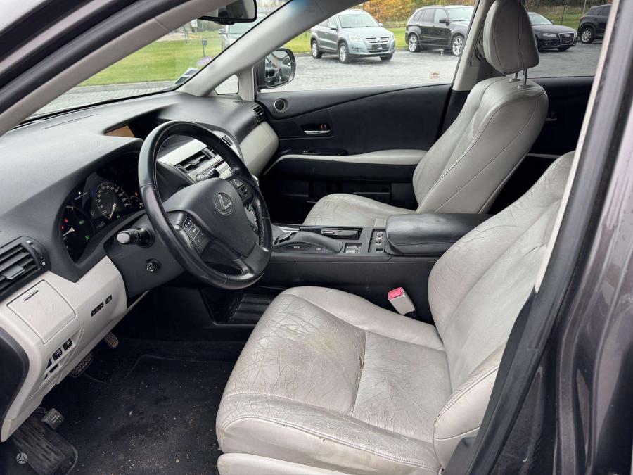 Grey Lexus RX 450h 2010 in Telschi, with an engine capacity of 3.46 L and mileage of 273 thousand km for 8800 €, photo 17 on AUTOMOTO.COM.LV