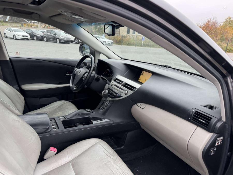 Grey Lexus RX 450h 2010 in Telschi, with an engine capacity of 3.46 L and mileage of 273 thousand km for 8800 €, photo 21 on AUTOMOTO.COM.LV