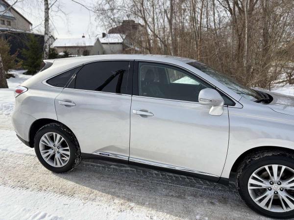 Grey Lexus RX 450h 2011 in Vilnius, with an engine capacity of 3.50 L and mileage of 316 thousand km for 9200 €, photo 8 on AUTOMOTO.COM.LV