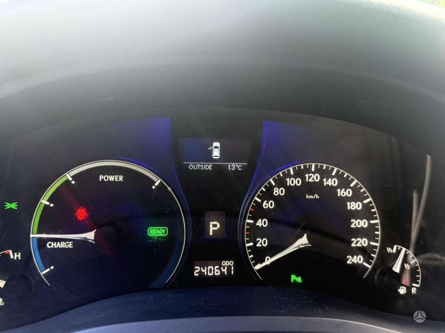 Grey Lexus RX 450h 2011 in Vilnius, with an engine capacity of 0.00 L and mileage of 240 thousand km for 10000 €, photo 6 on AUTOMOTO.COM.LV
