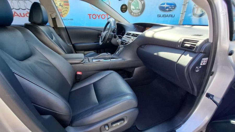 Pelēks Lexus RX 450h 2011 Šauļi, ar dzinēja tilpumu 3.46 L un nobraukumu 89 tūkst. km par 16900 €, foto 16 vietnē AUTOMOTO.COM.LV