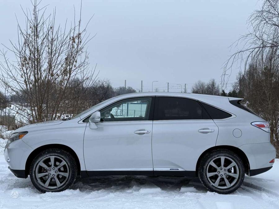 Grey Lexus RX 450h 2012 in Siauliai, with an engine capacity of 3.50 L and mileage of 273 thousand km for 13450 €, photo 5 on AUTOMOTO.COM.LV