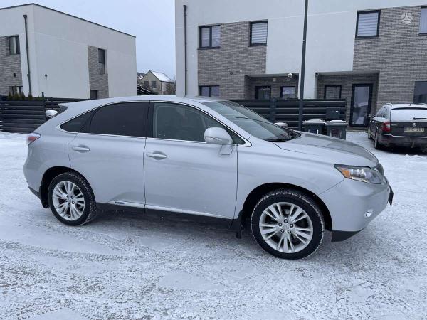 Grey Lexus RX 450h 2012 in Vilnius, with an engine capacity of 3.50 L and mileage of 376 thousand km for 9650 €, photo 6 on AUTOMOTO.COM.LV