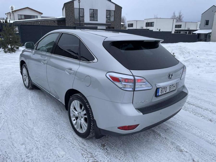 Pelēks Lexus RX 450h 2012 Viļņa, ar dzinēja tilpumu 3.50 L un nobraukumu 376 tūkst. km par 9650 €, foto 9 vietnē AUTOMOTO.COM.LV