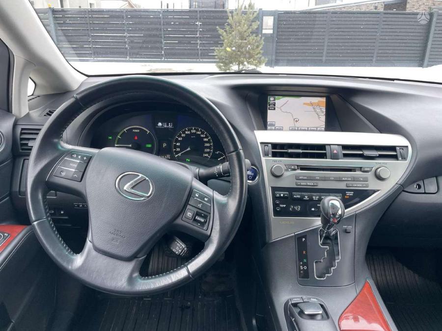 Pelēks Lexus RX 450h 2012 Viļņa, ar dzinēja tilpumu 3.50 L un nobraukumu 376 tūkst. km par 9650 €, foto 17 vietnē AUTOMOTO.COM.LV