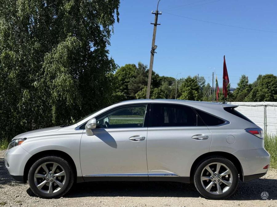 Pelēks Lexus RX 450h 2012 Šauļi, ar dzinēja tilpumu 3.50 L un nobraukumu 283 tūkst. km par 13450 €, foto 4 vietnē AUTOMOTO.COM.LV
