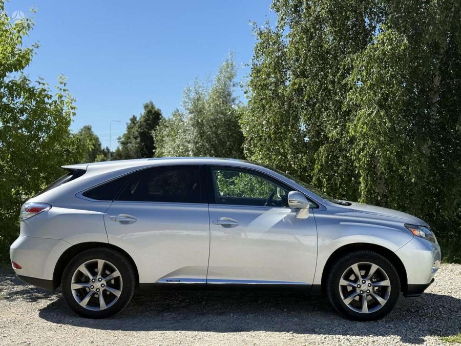 Pelēks Lexus RX 450h 2012 Šauļi, ar dzinēja tilpumu 3.50 L un nobraukumu 283 tūkst. km par 13450 €, foto 5 vietnē AUTOMOTO.COM.LV