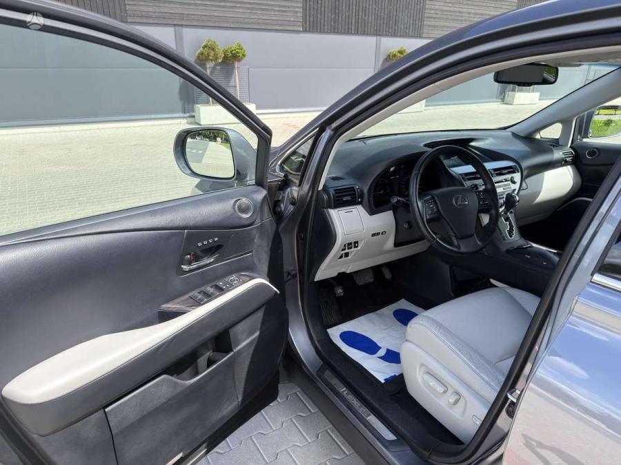 Pelēks Lexus RX 450h 2012 Šauļi, ar dzinēja tilpumu 3.46 L un nobraukumu 229 tūkst. km par 12750 €, foto 10 vietnē AUTOMOTO.COM.LV