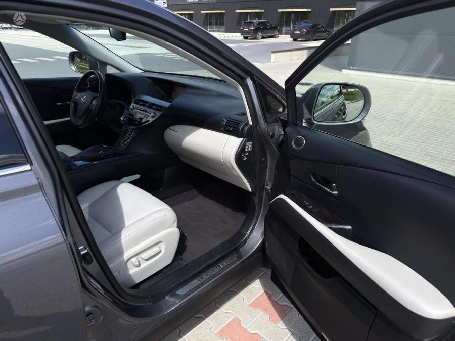 Pelēks Lexus RX 450h 2012 Šauļi, ar dzinēja tilpumu 3.46 L un nobraukumu 229 tūkst. km par 12750 €, foto 22 vietnē AUTOMOTO.COM.LV