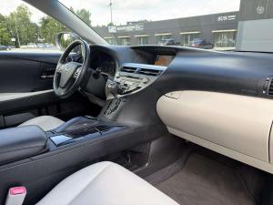 Pelēks Lexus RX 450h 2012 Šauļi, ar dzinēja tilpumu 3.46 L un nobraukumu 229 tūkst. km par 12750 €, foto 25 vietnē AUTOMOTO.COM.LV