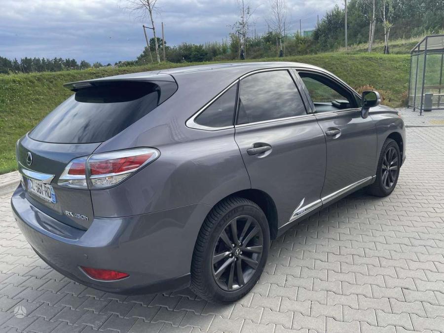 Pelēks Lexus RX 450h 2012 Viļņa, ar dzinēja tilpumu 3.50 L un nobraukumu 250 tūkst. km par 13999 €, foto 4 vietnē AUTOMOTO.COM.LV