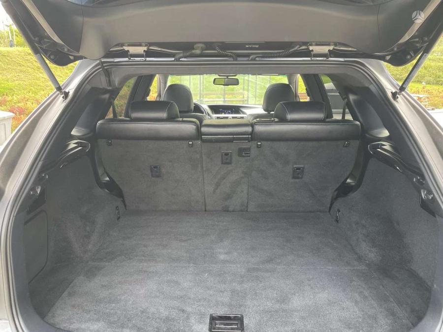 Pelēks Lexus RX 450h 2012 Viļņa, ar dzinēja tilpumu 3.50 L un nobraukumu 250 tūkst. km par 13999 €, foto 18 vietnē AUTOMOTO.COM.LV