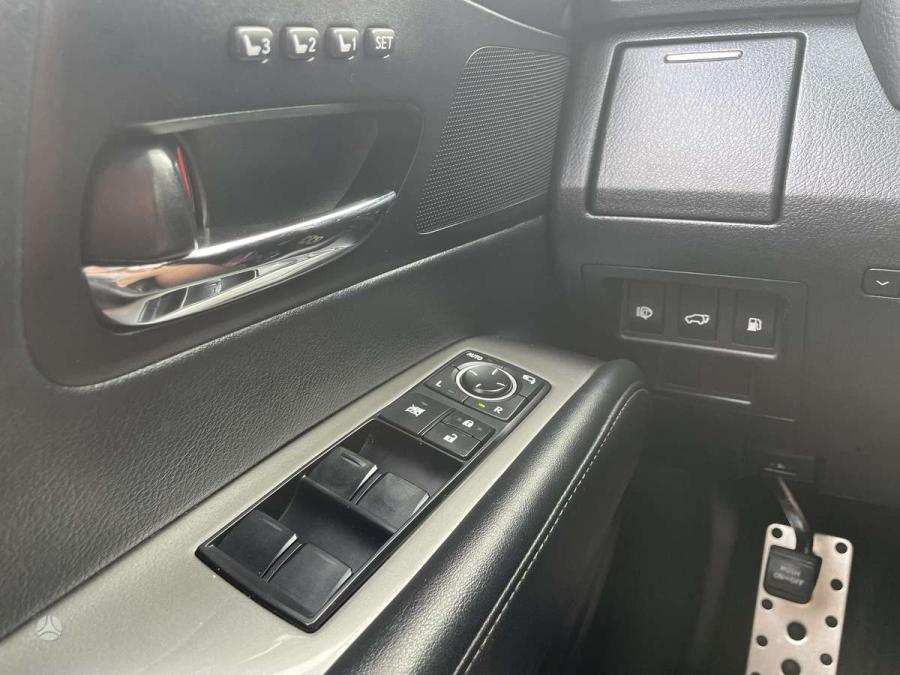 Pelēks Lexus RX 450h 2012 Viļņa, ar dzinēja tilpumu 3.50 L un nobraukumu 250 tūkst. km par 13999 €, foto 26 vietnē AUTOMOTO.COM.LV