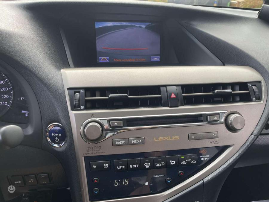Pelēks Lexus RX 450h 2012 Viļņa, ar dzinēja tilpumu 3.50 L un nobraukumu 250 tūkst. km par 13999 €, foto 28 vietnē AUTOMOTO.COM.LV