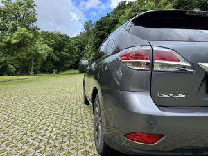 Pelēks Lexus RX 450h 2012 Palanga, ar dzinēja tilpumu 3.46 L un nobraukumu 223 tūkst. km par 16500 €, foto 5 vietnē AUTOMOTO.COM.LV