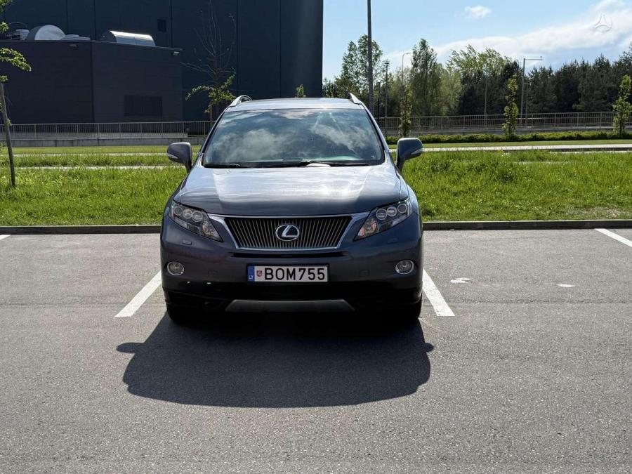 Pelēks Lexus RX 450h 2012 Mažeikiai, ar dzinēja tilpumu 3.50 L un nobraukumu 159 tūkst. km par 14000 €, foto 3 vietnē AUTOMOTO.COM.LV