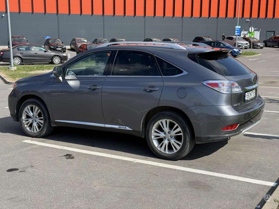 Pelēks Lexus RX 450h 2012 Mažeikiai, ar dzinēja tilpumu 3.50 L un nobraukumu 159 tūkst. km par 14000 €, foto 6 vietnē AUTOMOTO.COM.LV