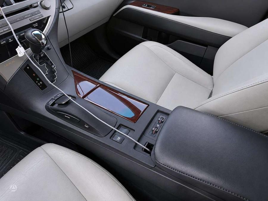 Pelēks Lexus RX 450h 2012 Mažeikiai, ar dzinēja tilpumu 3.50 L un nobraukumu 159 tūkst. km par 14000 €, foto 15 vietnē AUTOMOTO.COM.LV