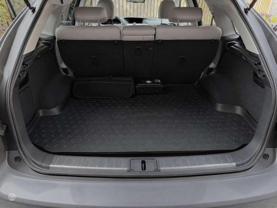 Pelēks Lexus RX 450h 2012 Mažeikiai, ar dzinēja tilpumu 3.50 L un nobraukumu 159 tūkst. km par 14000 €, foto 23 vietnē AUTOMOTO.COM.LV