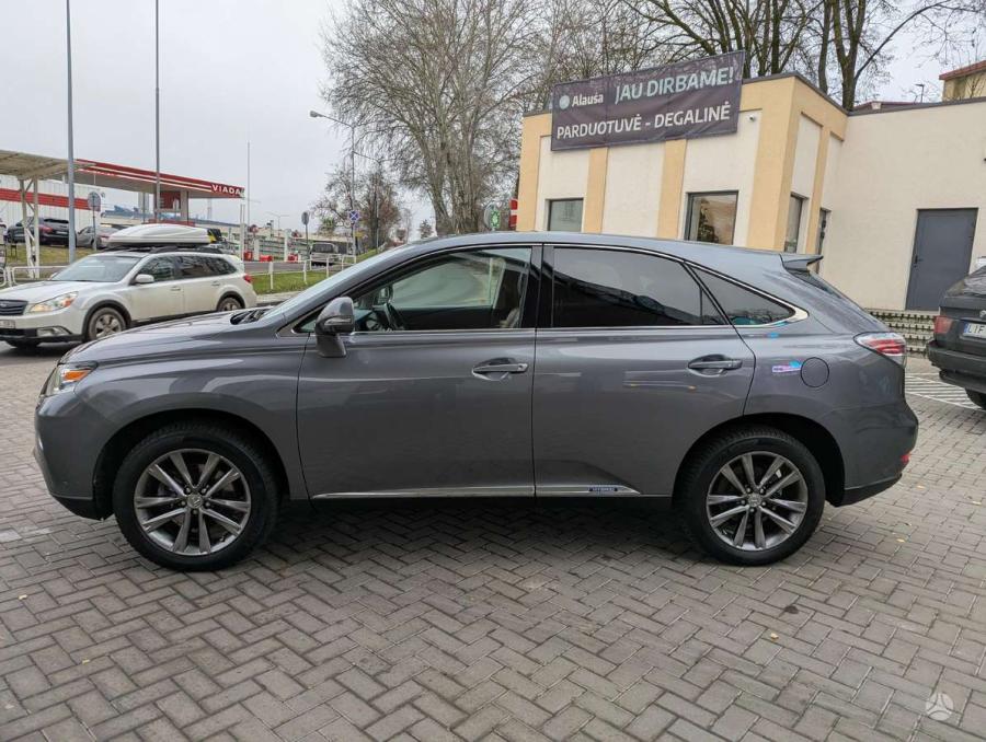 Pelēks Lexus RX 450h 2013 Viļņa, ar dzinēja tilpumu 3.46 L un nobraukumu 249 tūkst. km par 14900 €, foto 2 vietnē AUTOMOTO.COM.LV
