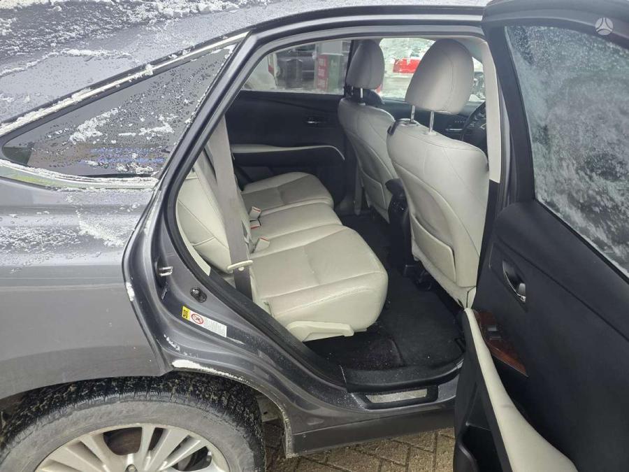 Pelēks Lexus RX 450h 2013 Viļņa, ar dzinēja tilpumu 3.46 L un nobraukumu 180 tūkst. km par 15000 €, foto 11 vietnē AUTOMOTO.COM.LV