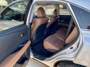 Pelēks Lexus RX 450h 2013 Viļņa, ar dzinēja tilpumu 3.50 L un nobraukumu 330 tūkst. km par 14800 €, foto 7 vietnē AUTOMOTO.COM.LV