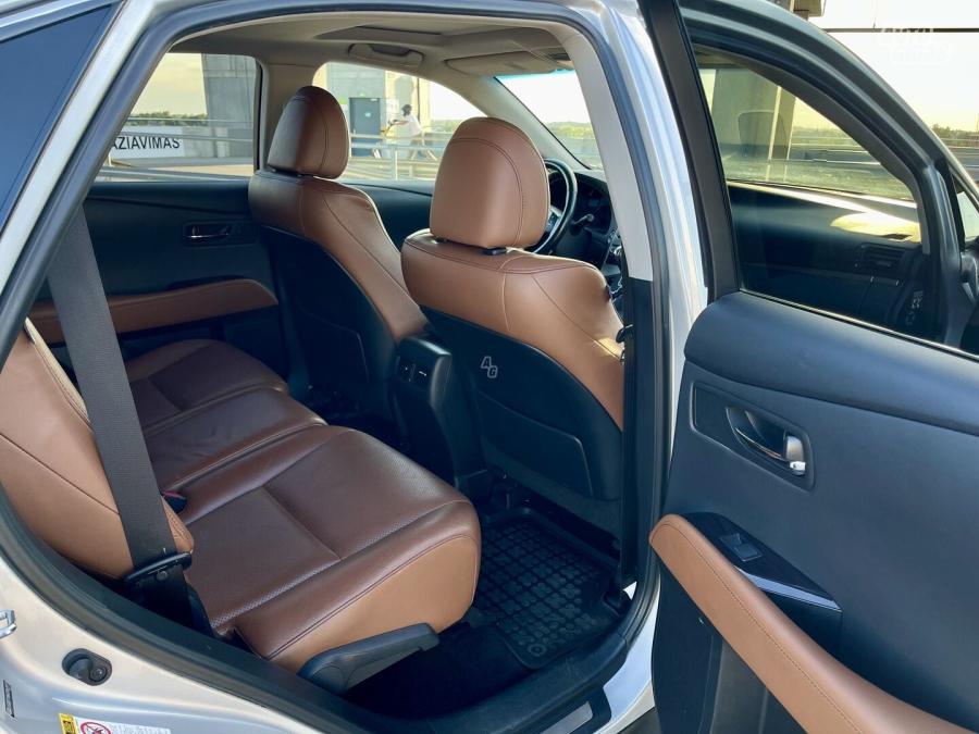 Pelēks Lexus RX 450h 2013 Viļņa, ar dzinēja tilpumu 3.50 L un nobraukumu 330 tūkst. km par 14800 €, foto 8 vietnē AUTOMOTO.COM.LV