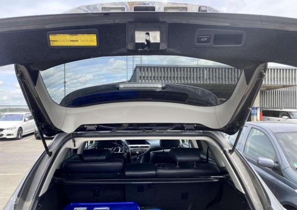 Pelēks Lexus RX 450h 2013 Viļņa, ar dzinēja tilpumu 3.46 L un nobraukumu 188 tūkst. km par 16700 €, foto 10 vietnē AUTOMOTO.COM.LV