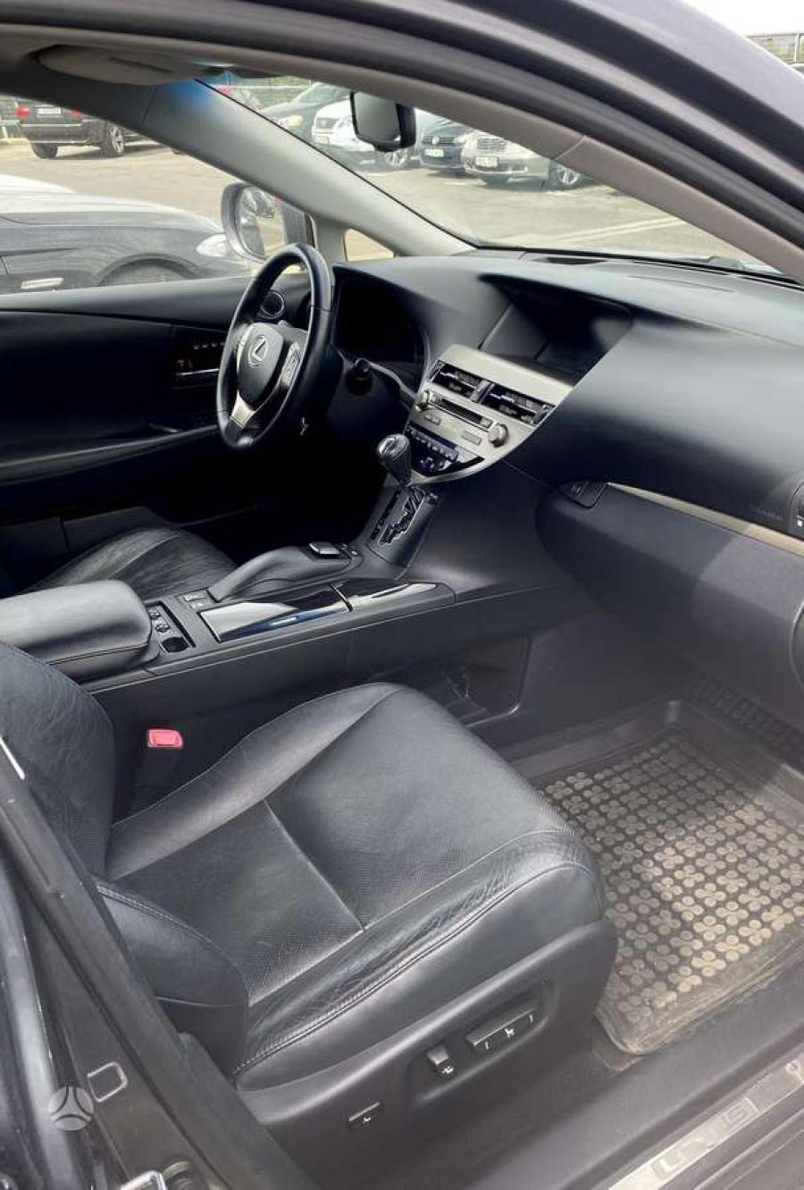 Grey Lexus RX 450h 2013 in Vilnius, with an engine capacity of 3.46 L and mileage of 188 thousand km for 16700 €, photo 9 on AUTOMOTO.COM.LV