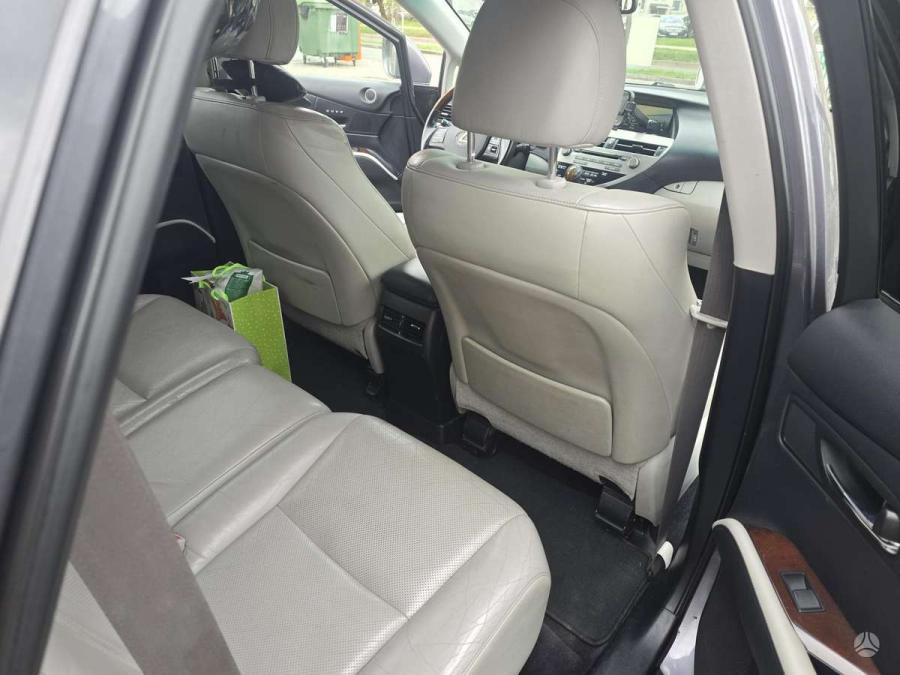 Grey Lexus RX 450h 2013 in Vilnius, with an engine capacity of 3.46 L and mileage of 180 thousand km for 12999 €, photo 12 on AUTOMOTO.COM.LV