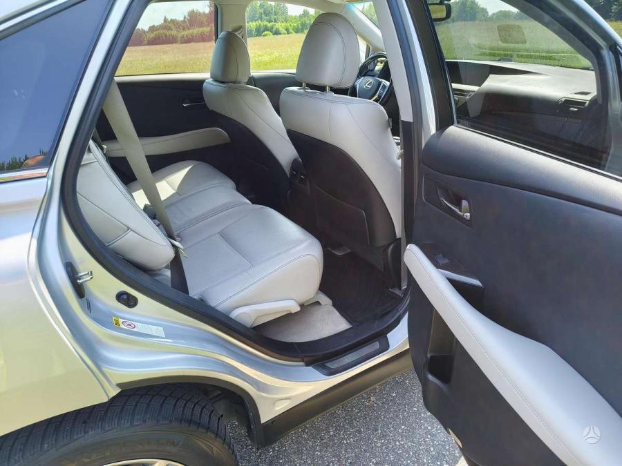 Grey Lexus RX 450h 2013 in Vilnius, with an engine capacity of 3.46 L and mileage of 239 thousand km for 14800 €, photo 10 on AUTOMOTO.COM.LV
