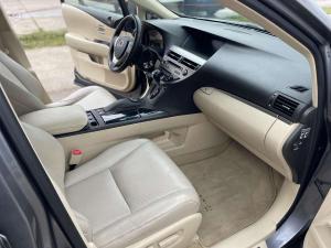 Grey Lexus RX 450h 2013 in Vilnius, with an engine capacity of 3.46 L and mileage of 201 thousand km for 14900 €, photo 10 on AUTOMOTO.COM.LV